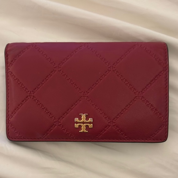 Tory Burch | Bags | Tory Burch Red Quilted Leather Wallet Preowned Very ...